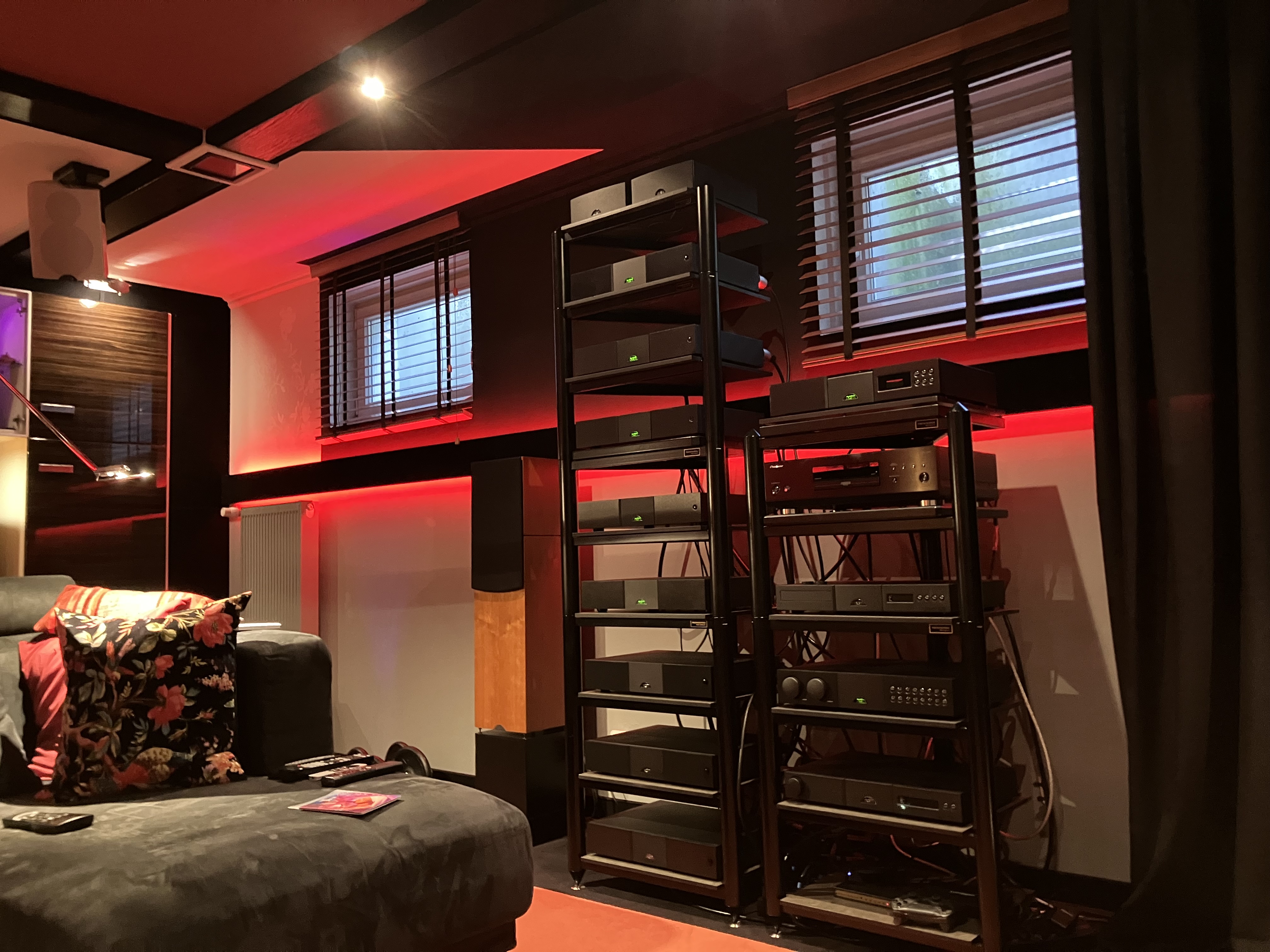 My AV2 can't get really loud anymore! - Home Theatre - Naim Audio ...
